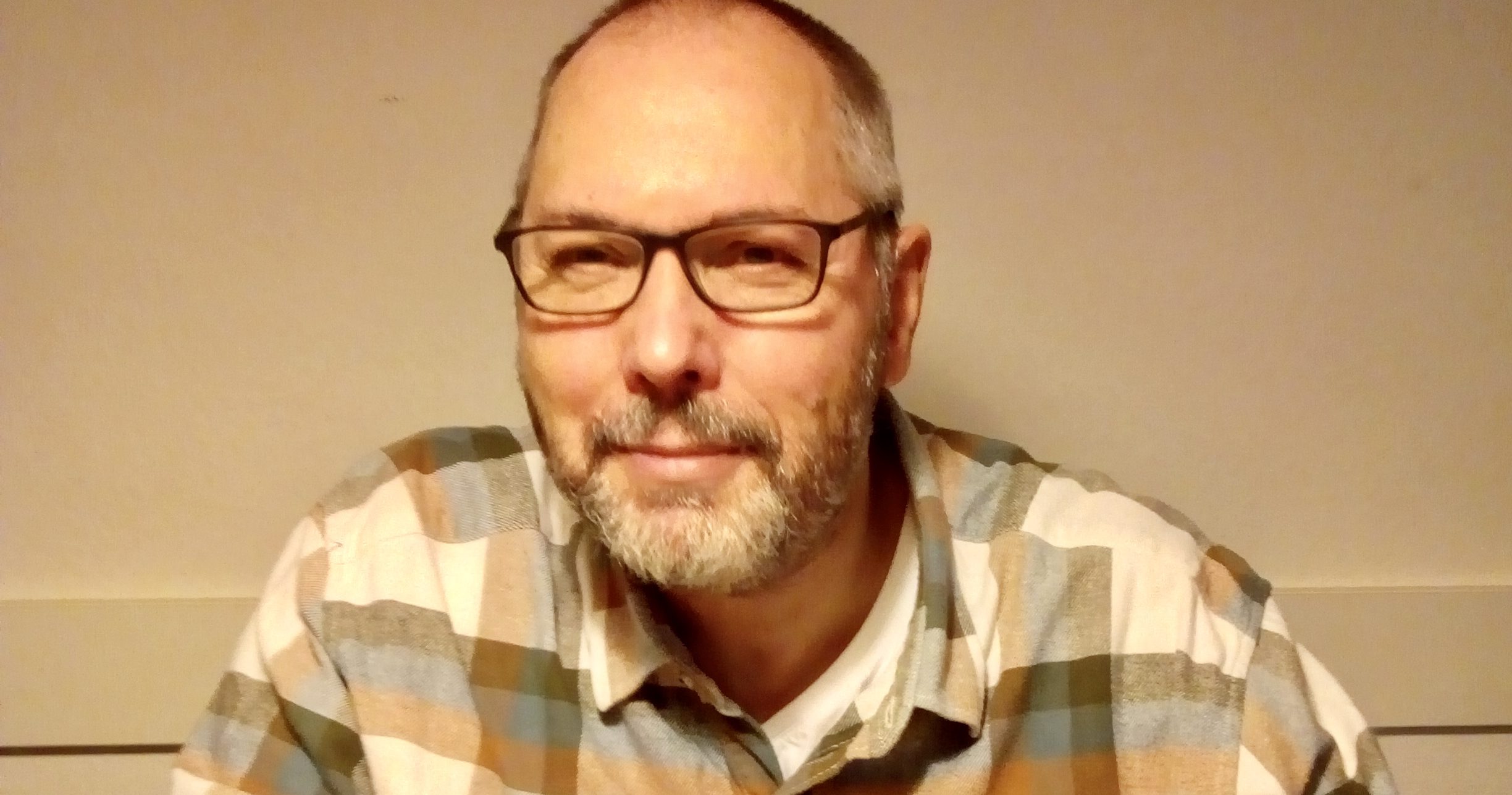 Die Stadtzeitung - Michael Walter: Der Pfarrer, der eigene Lieder schreibt